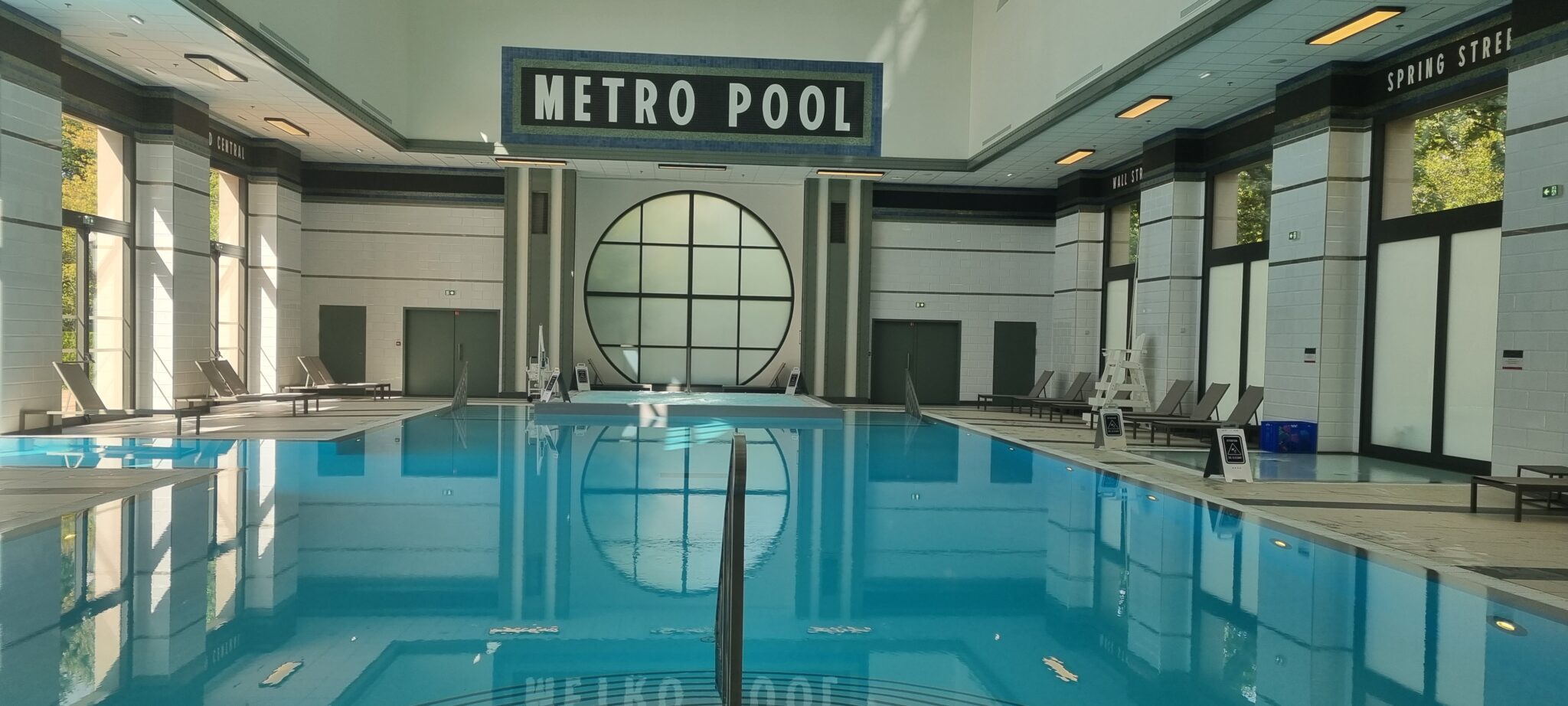 5 Fabulous Disneyland Paris Hotels with Swimming Pools